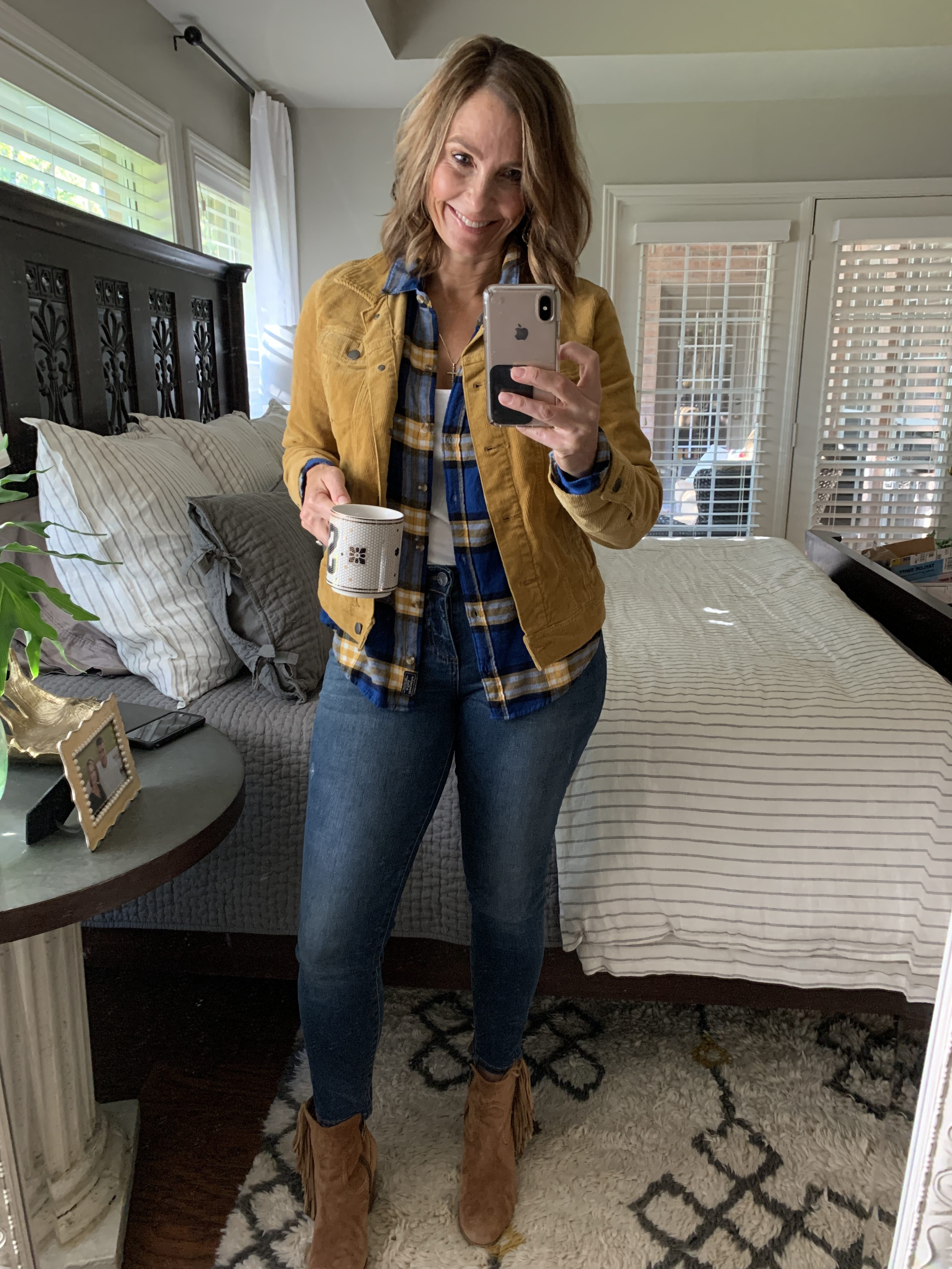 The Queen's Chronicles - Fall Weekending - The Queen In Between