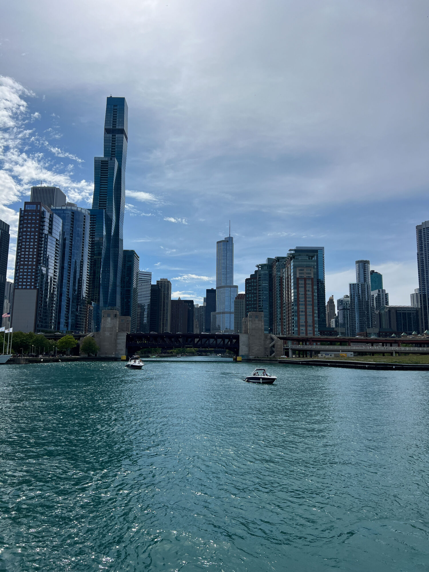 The Queen's Chronicles - Chicago - The Queen In Between
