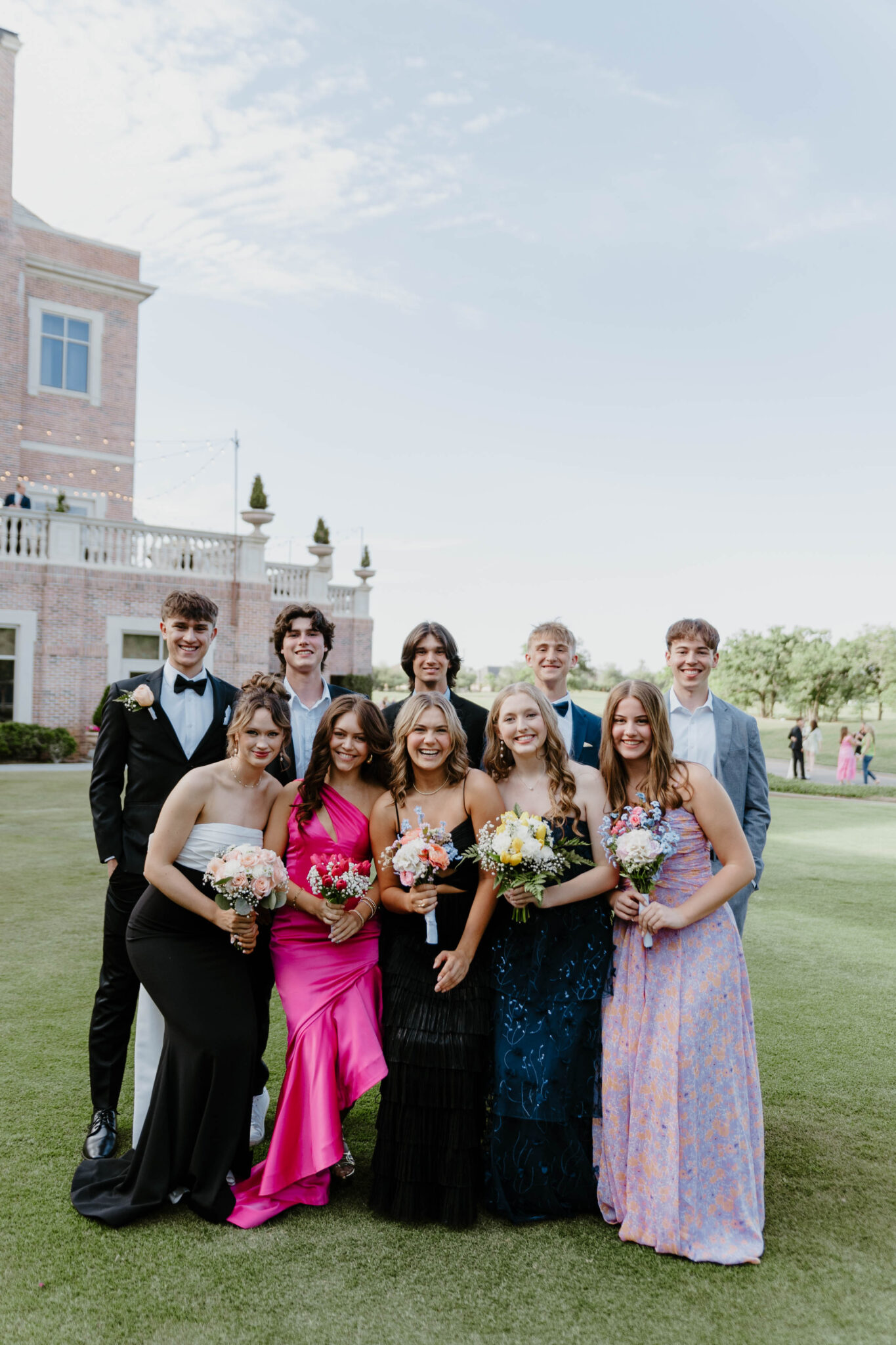 The Queen's chronicles - senior season - The Queen In Between