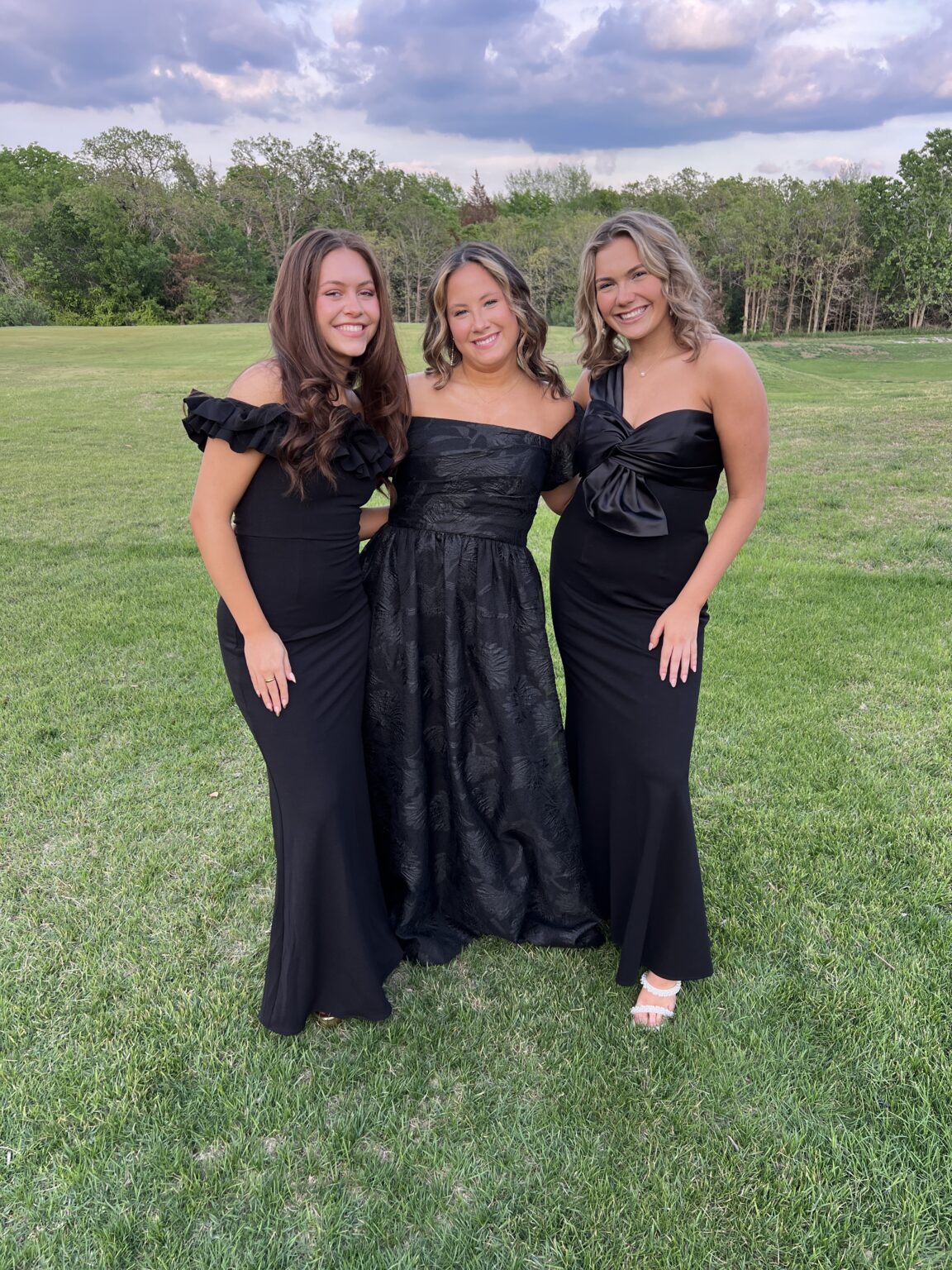 The Queen's chronicles - senior season - The Queen In Between
