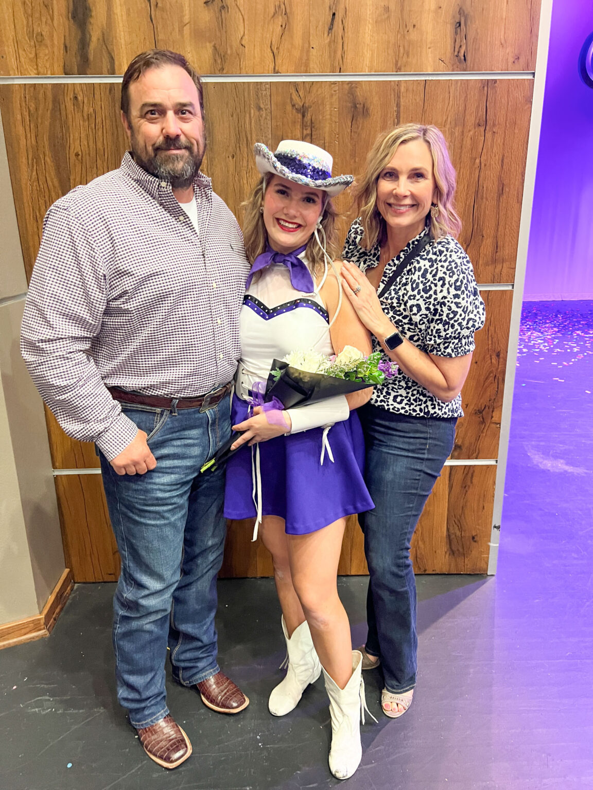 The Queen's chronicles - senior season - The Queen In Between